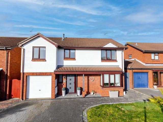 4 bedroom detached house for sale