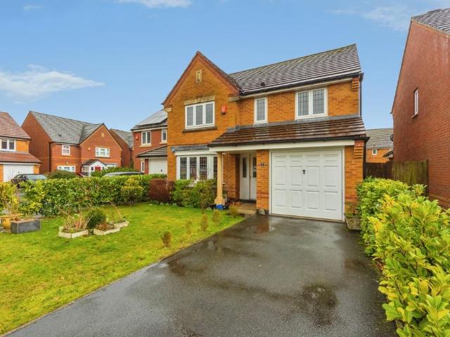 4 bedroom detached house for sale