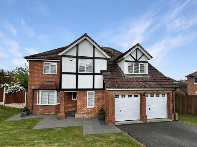 4 bedroom detached house for sale