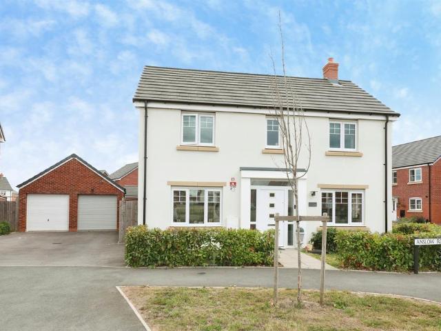 4 bedroom detached house for sale