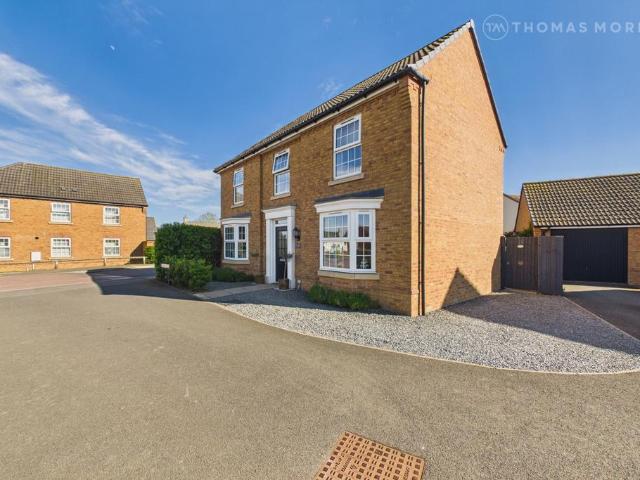 4 bedroom detached house for sale