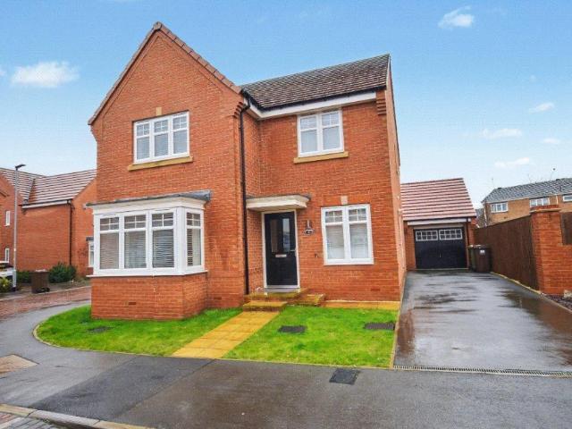 4 bedroom detached house for sale
