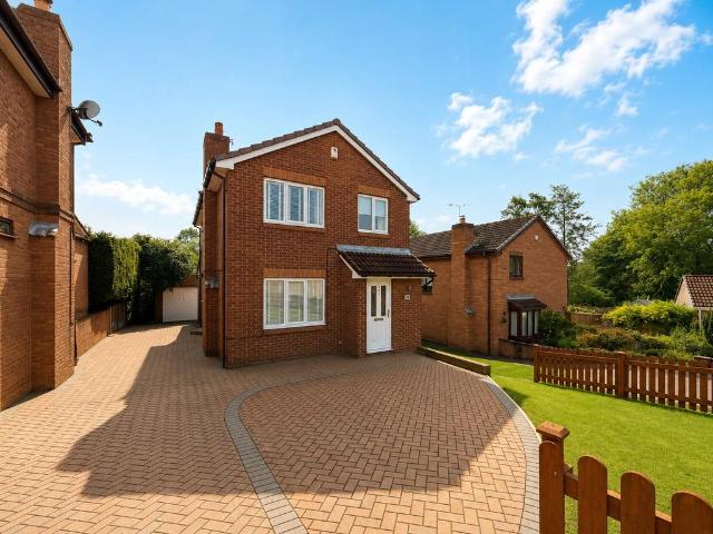 4 bedroom detached house for sale