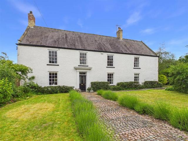 4 bedroom detached house for sale