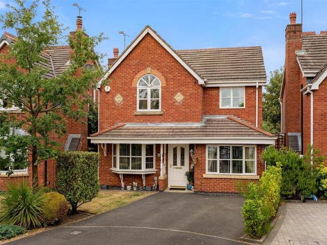 4 bedroom detached house for sale