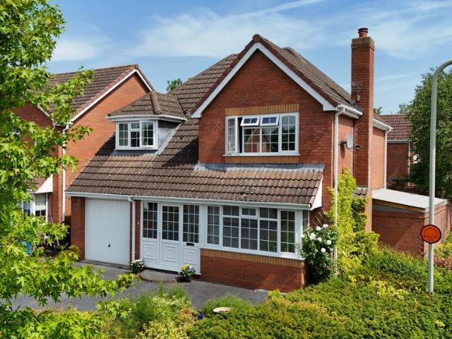 4 bedroom detached house for sale
