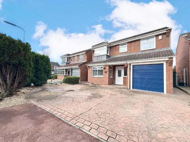 4 bedroom detached house for sale