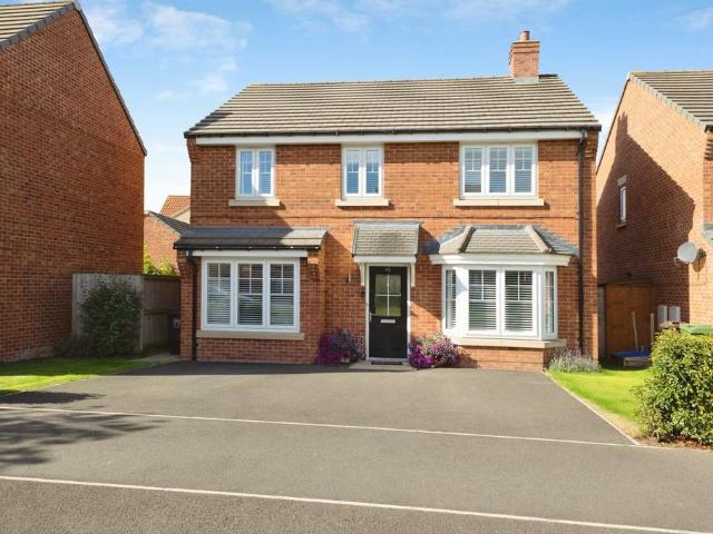 4 bedroom detached house for sale