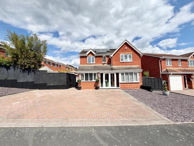 4 bedroom detached house for sale
