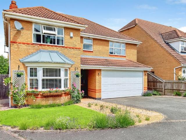 4 bedroom detached house for sale