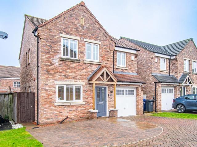 4 bedroom detached house for sale