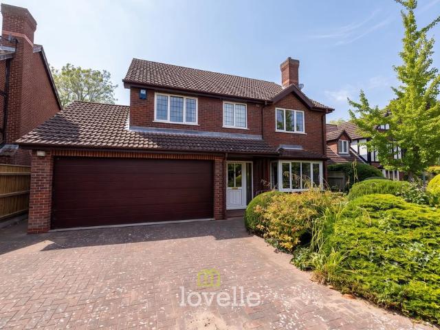 4 bedroom detached house for sale