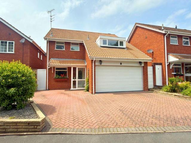4 bedroom detached house for sale