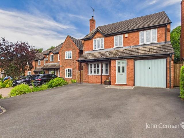 4 bedroom detached house for sale