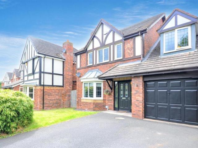 4 bedroom detached house for sale