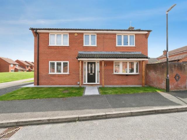 4 bedroom detached house for sale