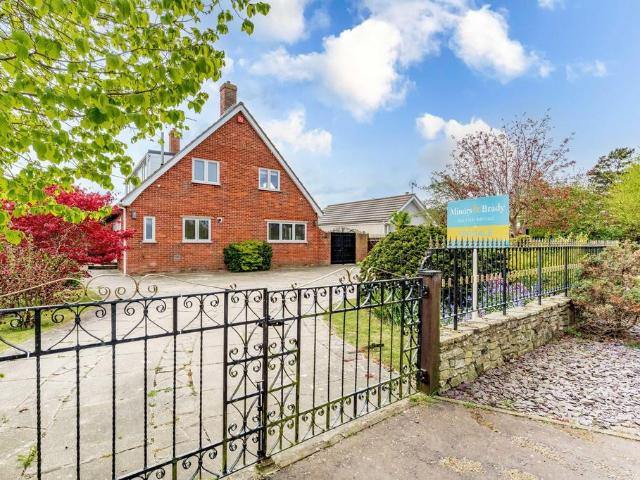 4 bedroom detached house for sale