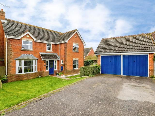 4 bedroom detached house for sale