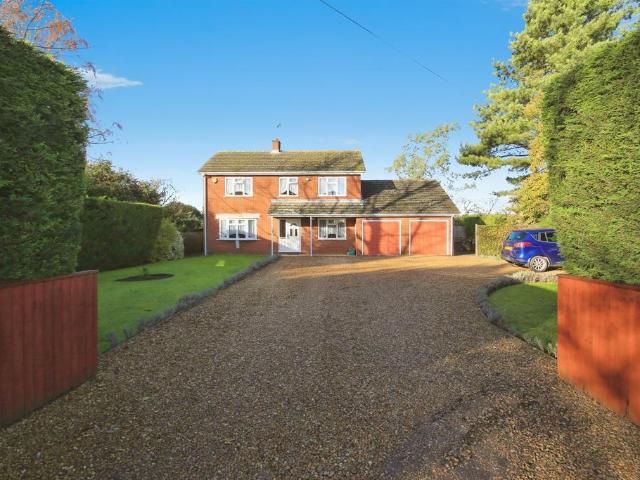 4 bedroom detached house for sale