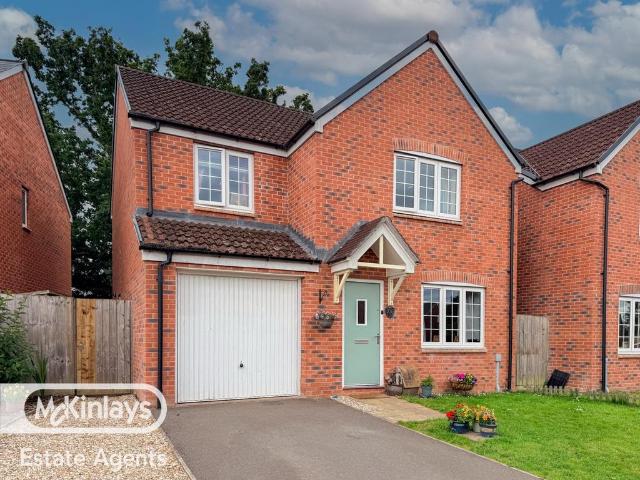 4 bedroom detached house for sale