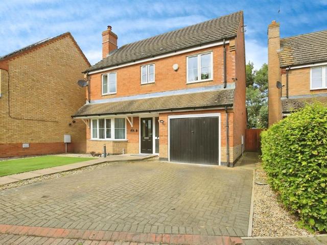 4 bedroom detached house for sale