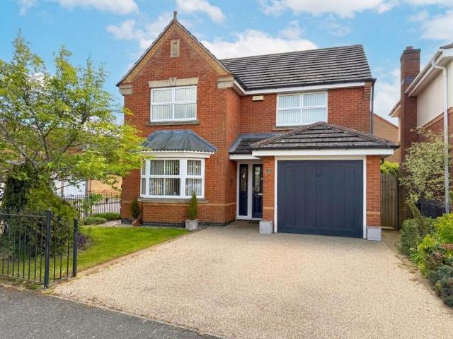 4 bedroom detached house for sale