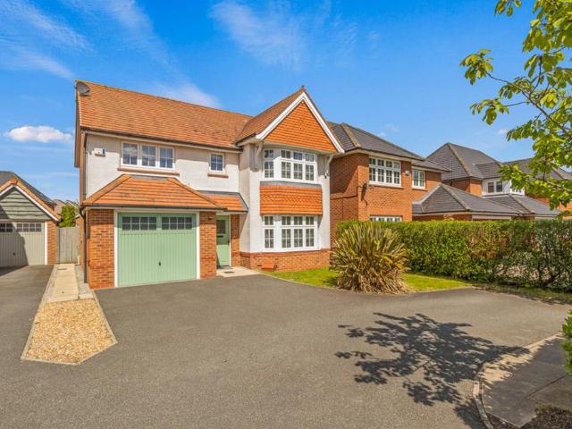 4 bedroom detached house for sale