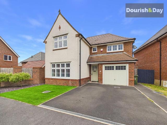 4 bedroom detached house for sale