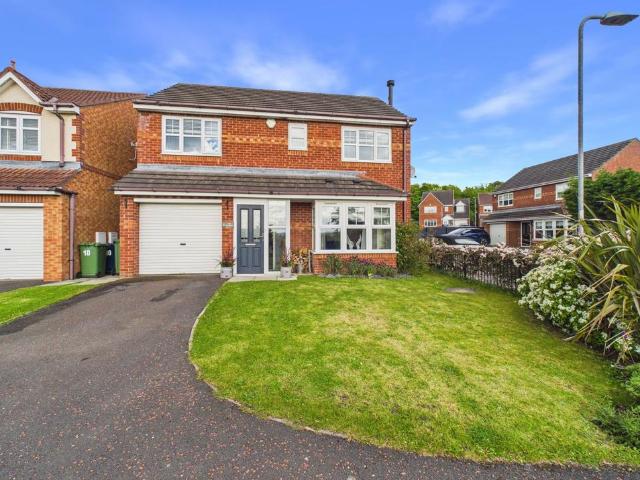 4 bedroom detached house for sale
