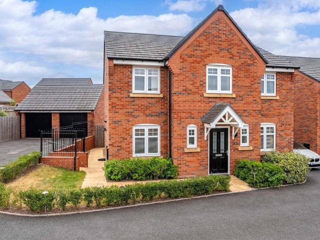 4 bedroom detached house for sale