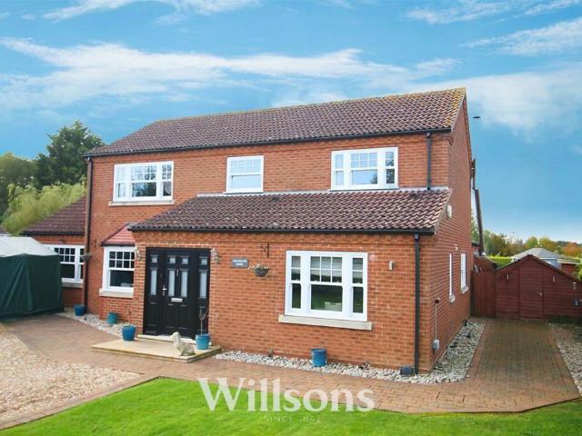 4 bedroom detached house for sale