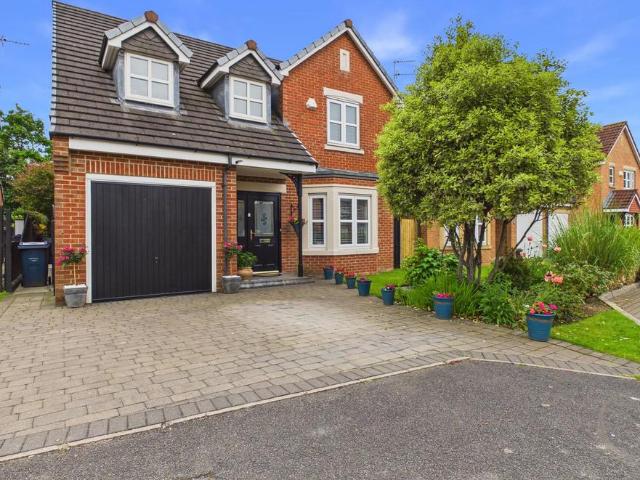 4 bedroom detached house for sale