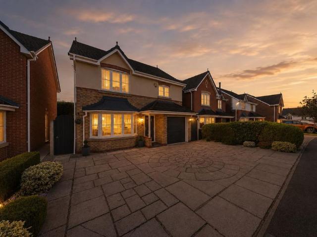 4 bedroom detached house for sale