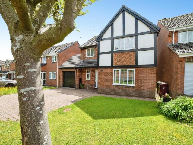 4 bedroom detached house for sale