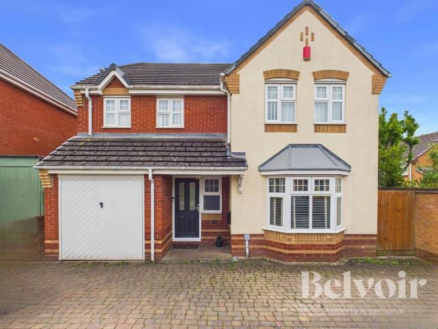 4 bedroom detached house for sale