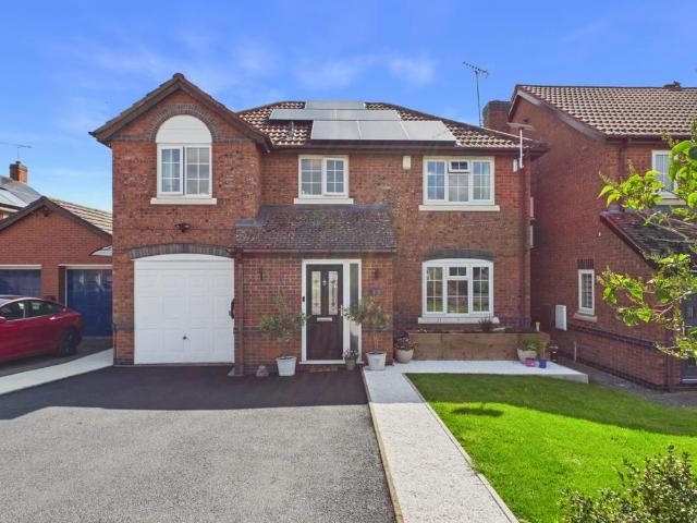 4 bedroom detached house for sale