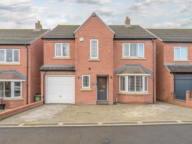 4 bedroom detached house for sale