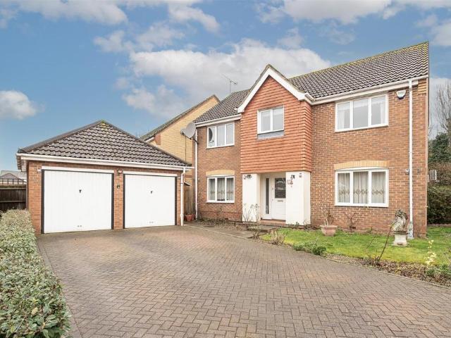 4 bedroom detached house for sale