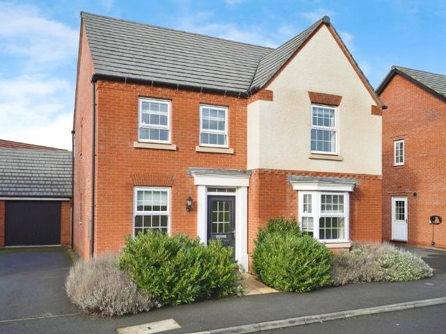 4 bedroom detached house for sale