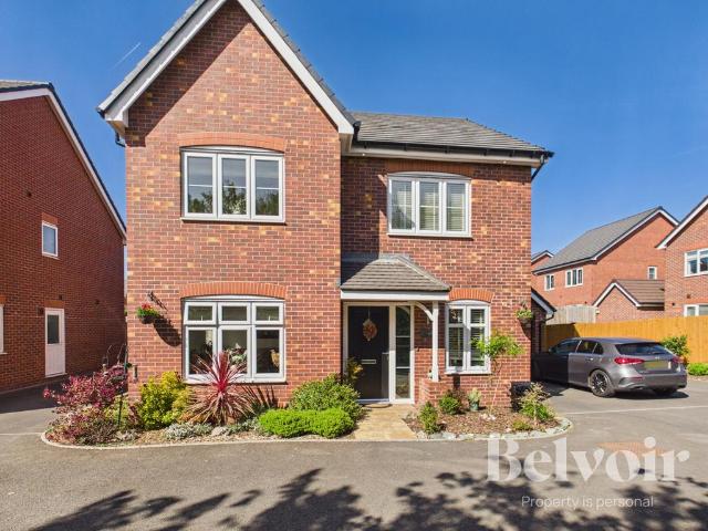 4 bedroom detached house for sale