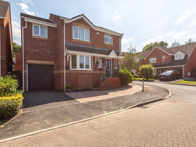 4 bedroom detached house for sale