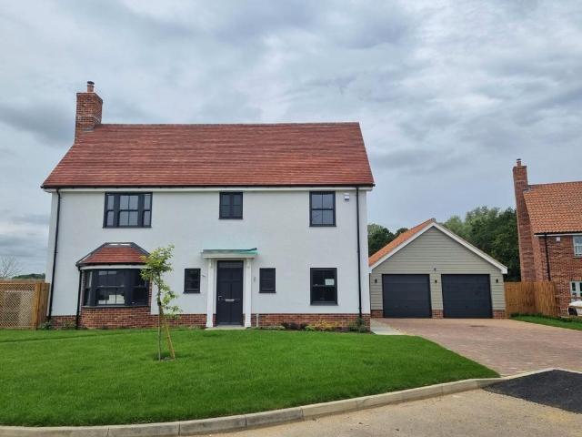 4 bedroom detached house for sale