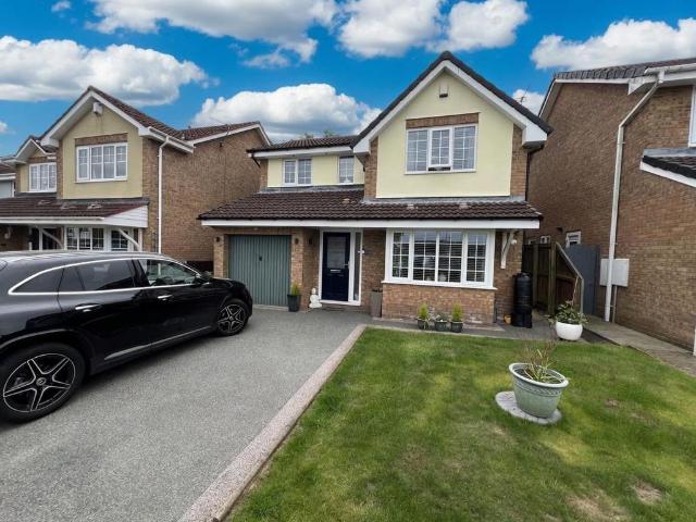 4 bedroom detached house for sale