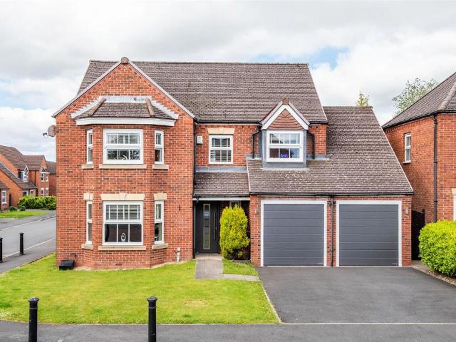 4 bedroom detached house for sale
