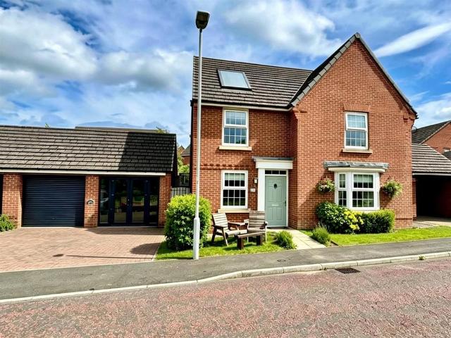 4 bedroom detached house for sale