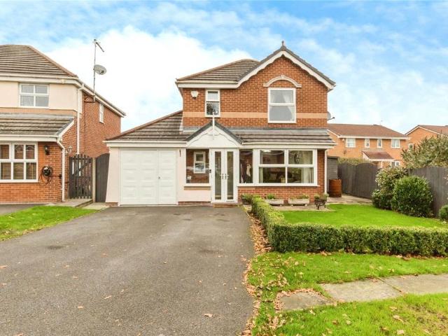 4 bedroom detached house for sale