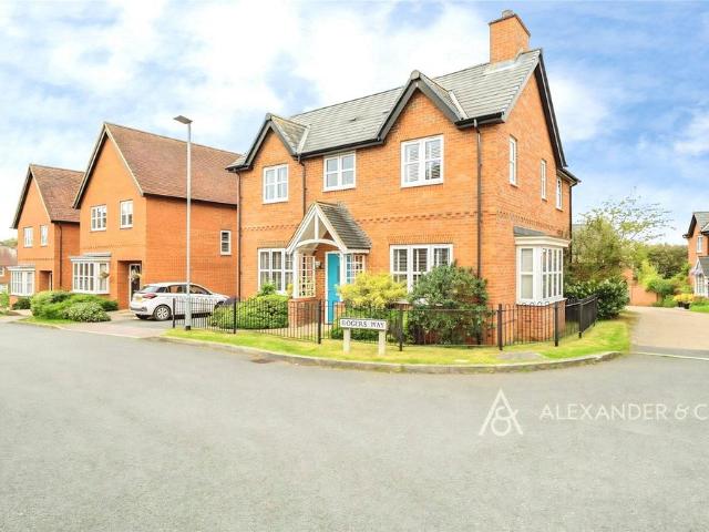 4 bedroom detached house for sale