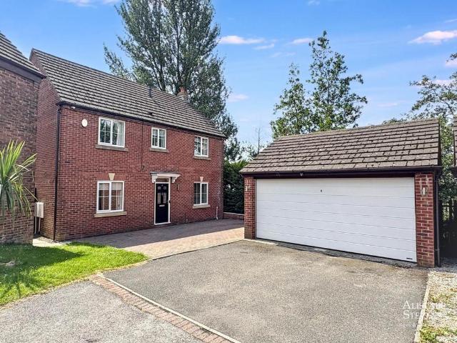 4 bedroom detached house for sale