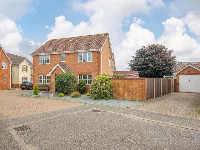 4 bedroom detached house for sale