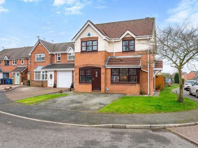 4 bedroom detached house for sale